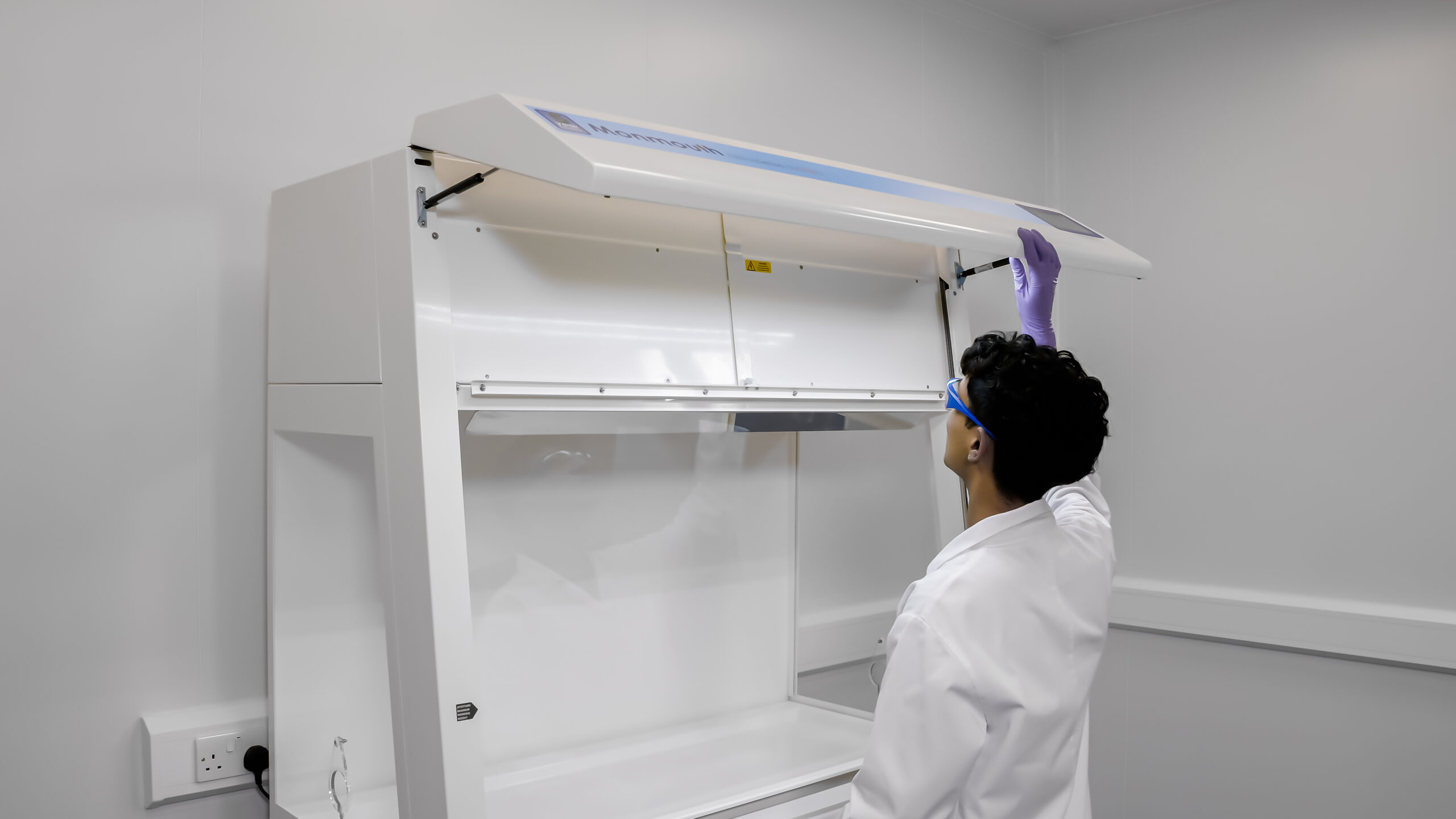 Fume Cupboards or Fumehoods? Key Differences and Standards